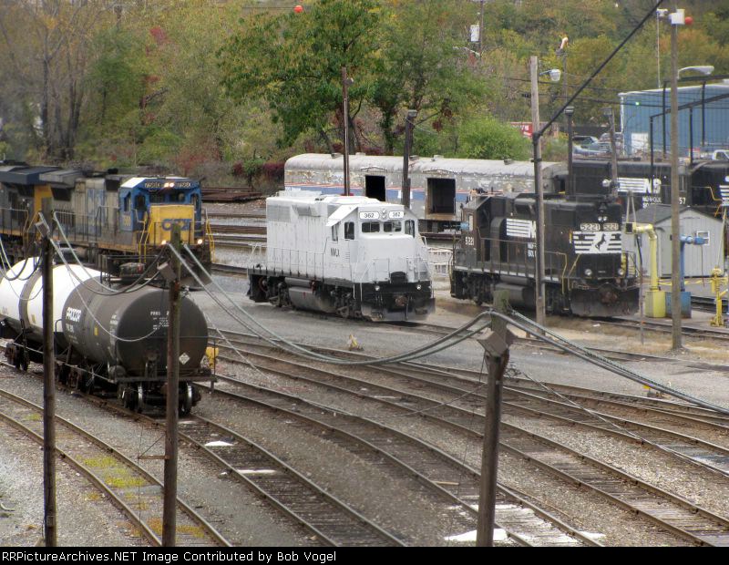 CSX 7560, MWLX 362, NS 5221